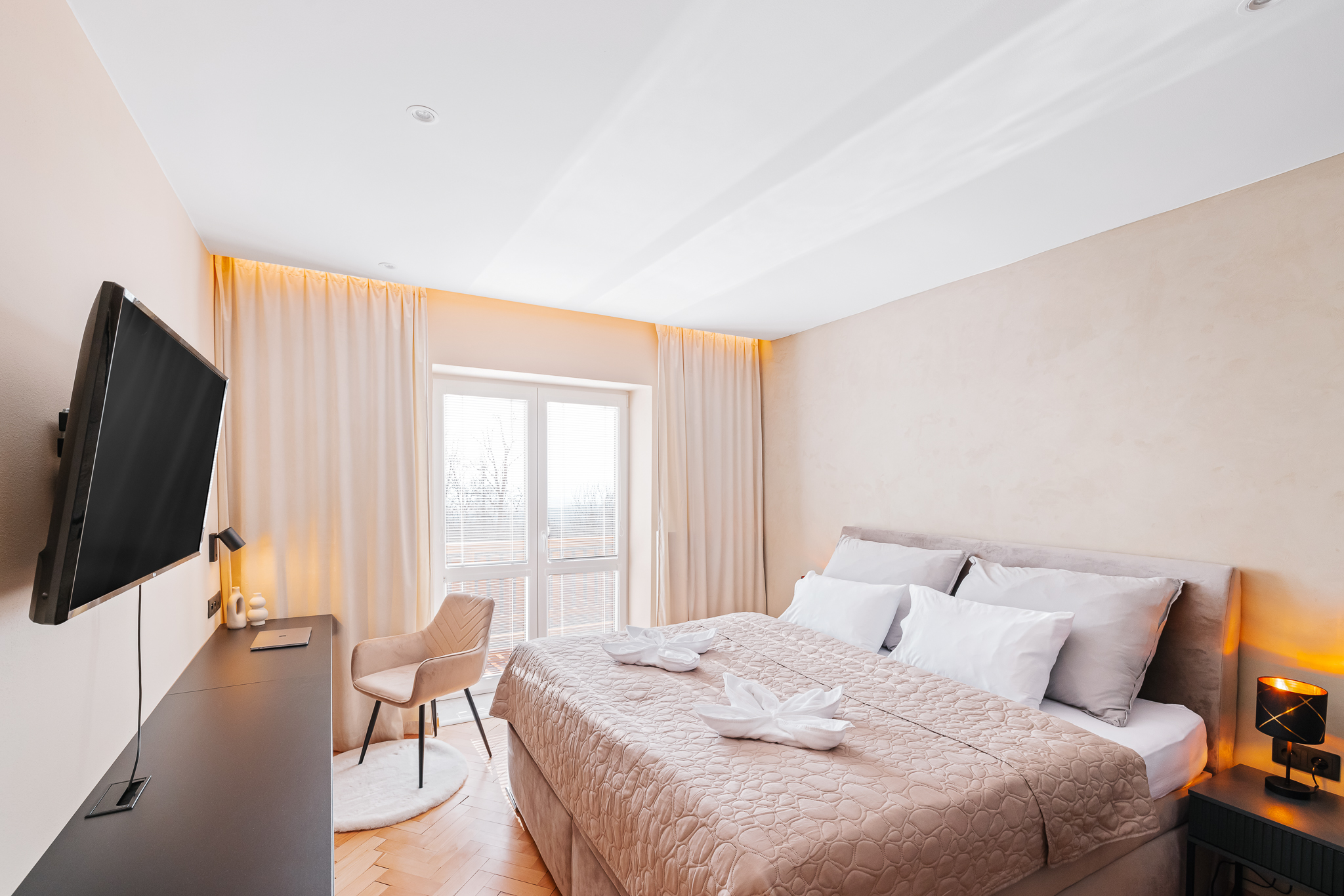 Fox Apartments Booking